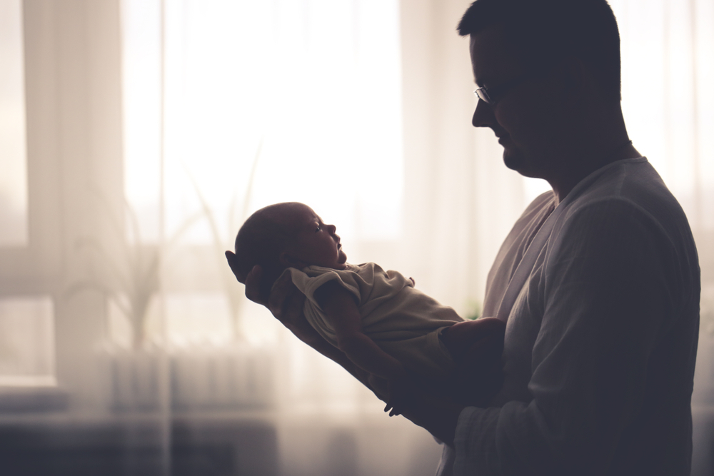 Hello, Fatherhood: A Welcome Guide for Expectant Daddies