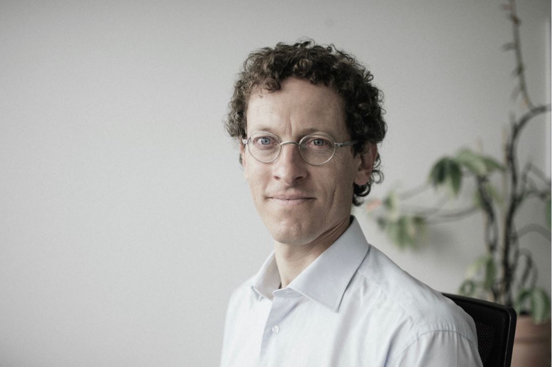 Microcity - Portrait de Simon Henein