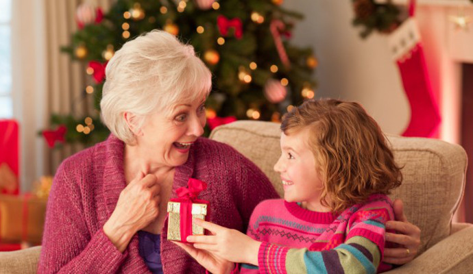 The Ultimate Guide to Holiday Gifts for Seniors | CareLinx