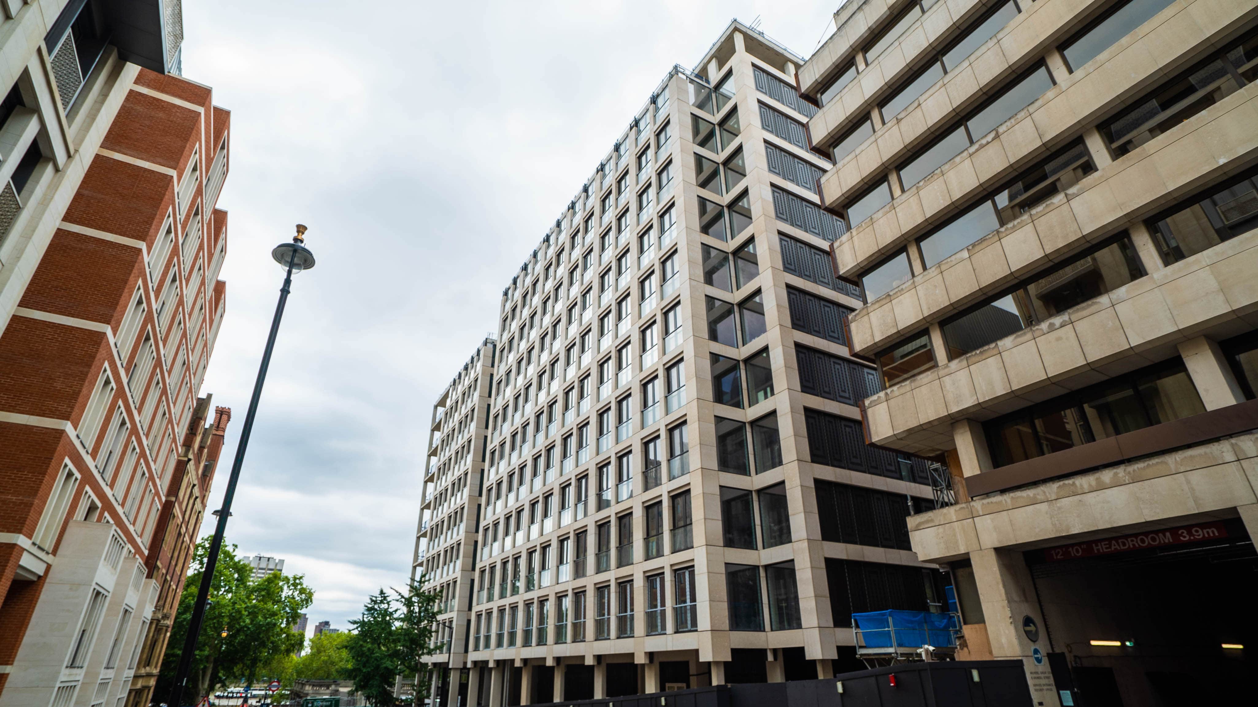 Morrisroe - One The Thames