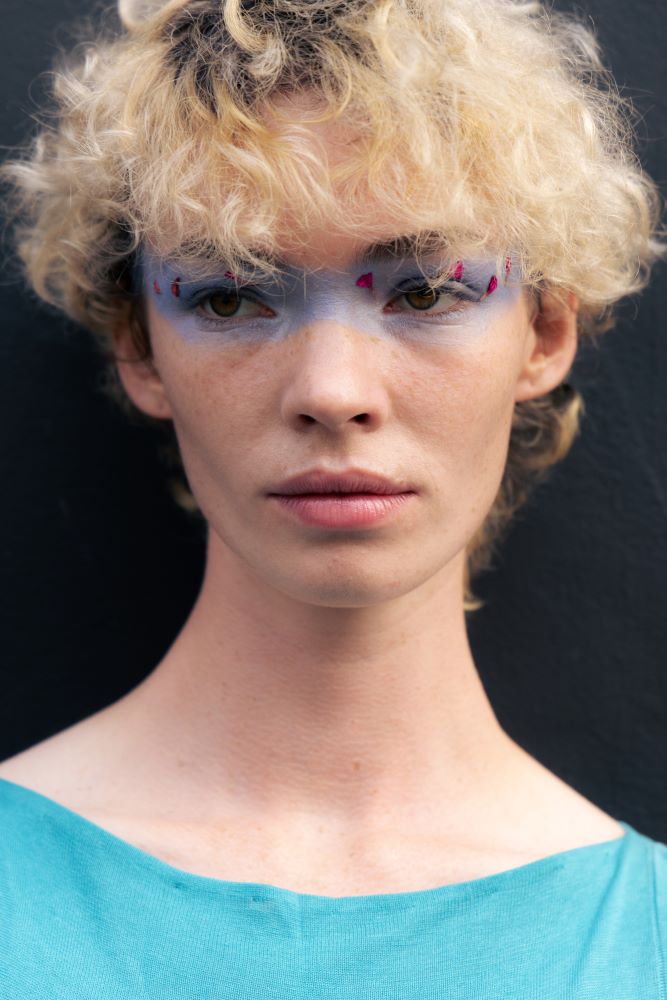 Autumn skies and sunset eyes: New bold beauty | Ensemble Magazine