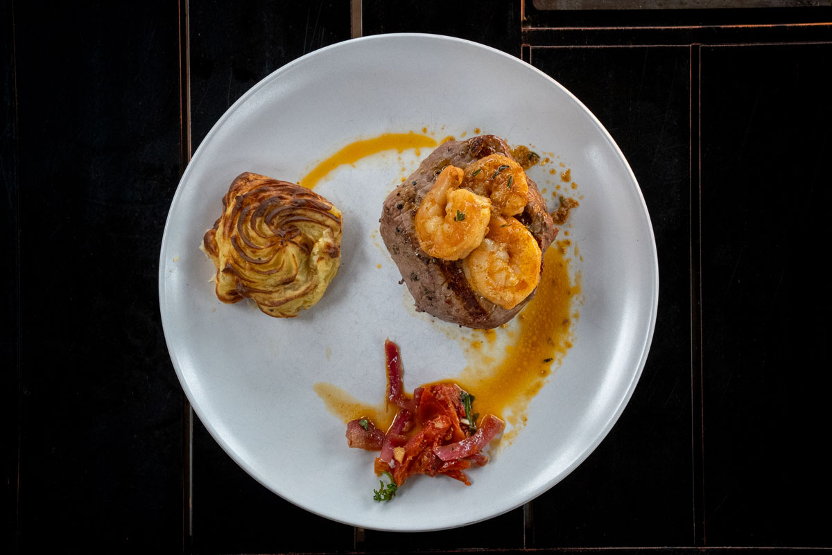 Gourmet Dining At Pybus Point Lodge