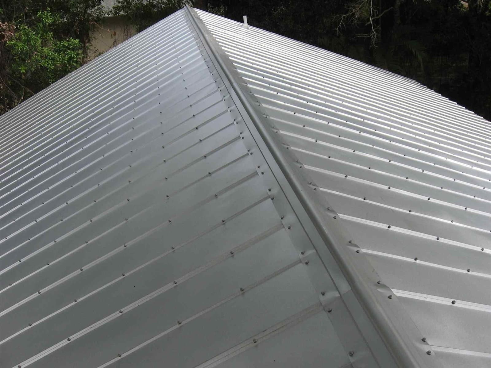 Roofing Sheets - V Crimp 0.40mm x 810mm x 2.4 Mtr-Zincalume