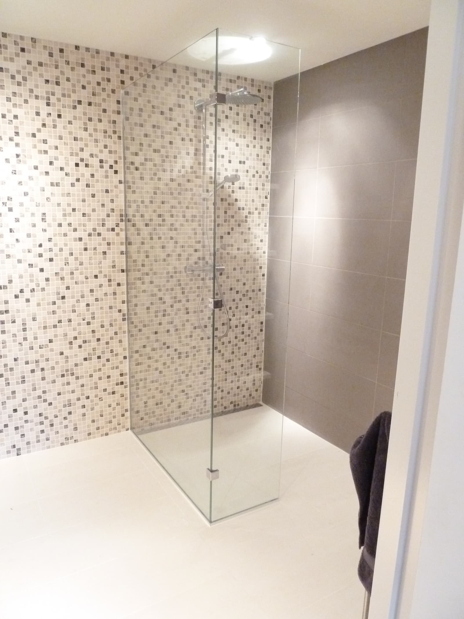Douchewanden op maat - AA Glas