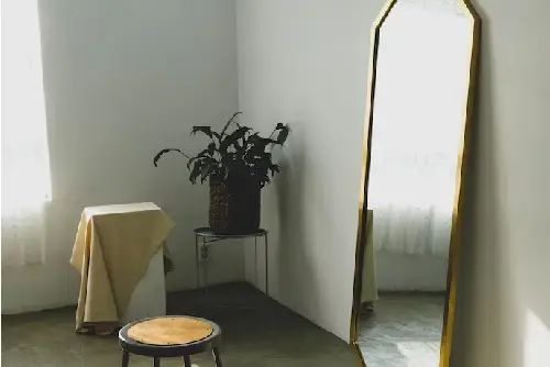 How to Pack a Mirror for Moving