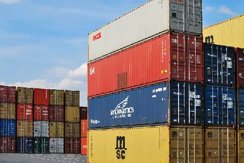 How does containerized storage work?