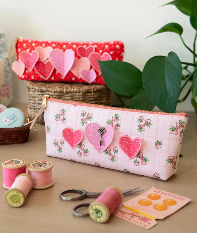 Sew A Valentine's Paper Hearts Zipper Pouch