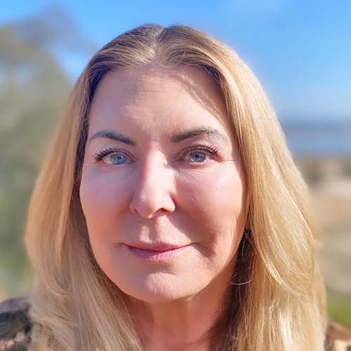 Di Hūssey , Proposal Management Director at Elyon Strategies