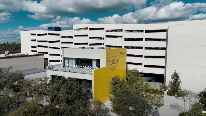 Visit VOUS Design District