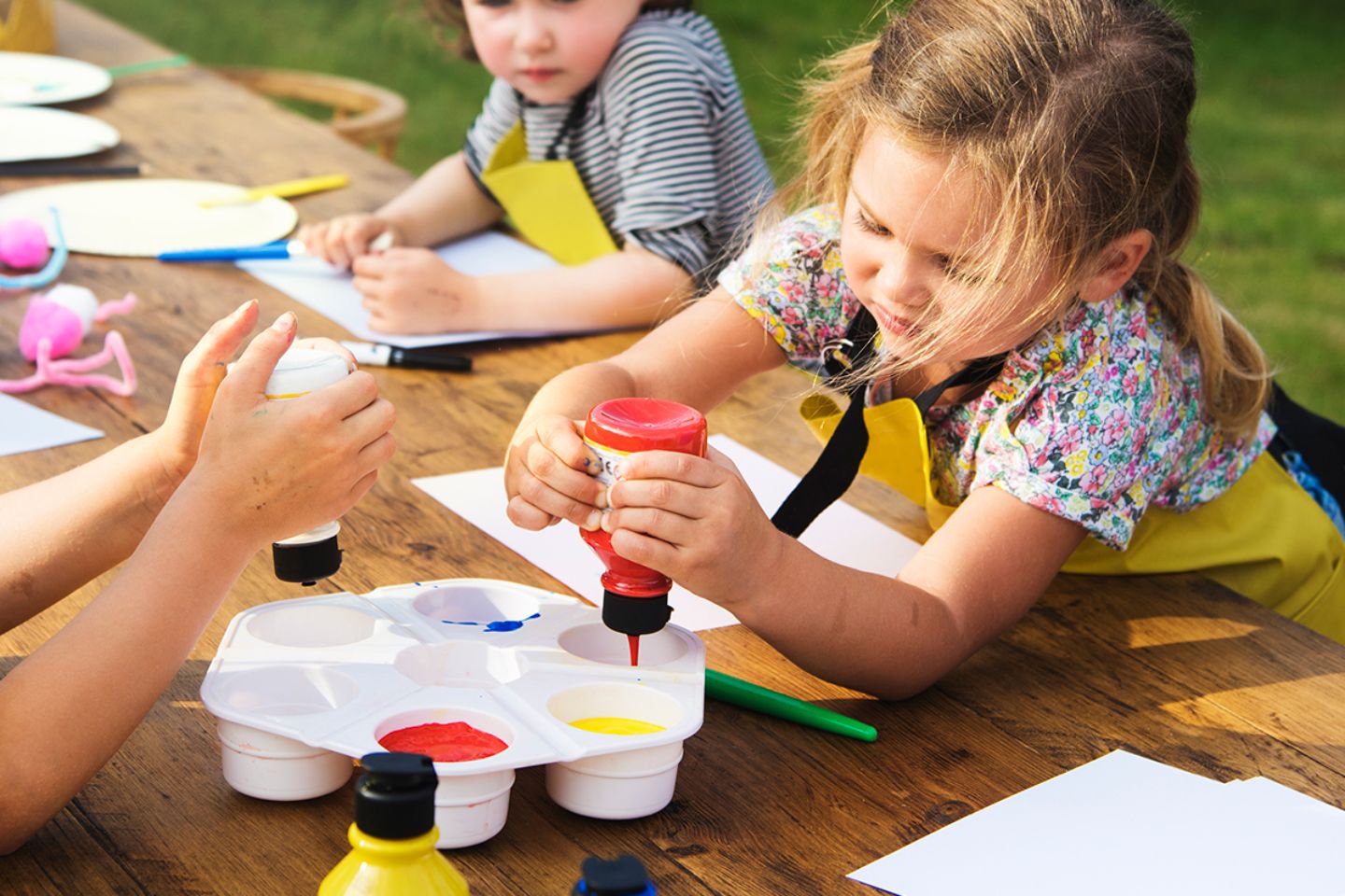 Take the learning outdoors: 3 tips to build a classroom outside