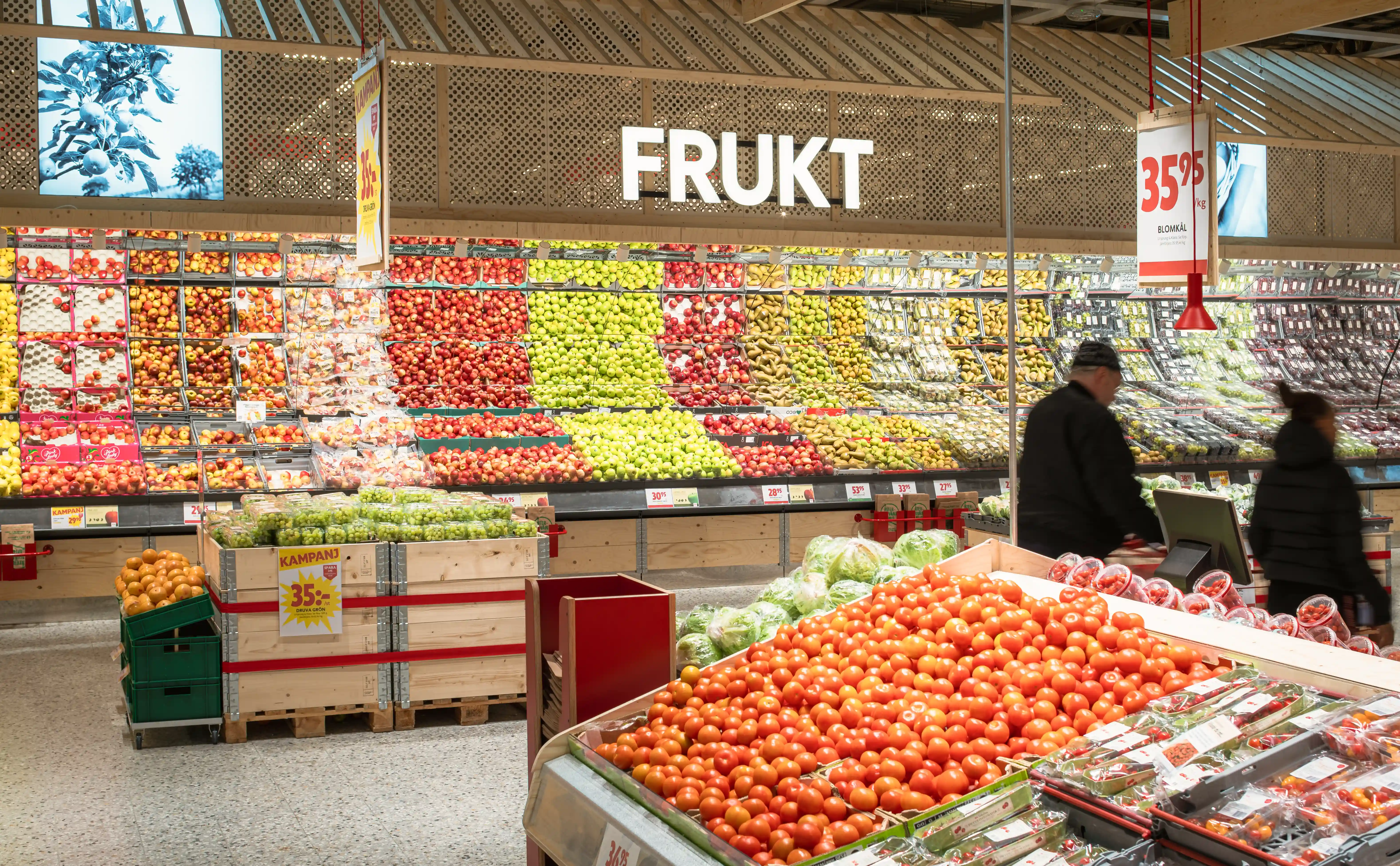 ICA Maxi Haninge Foodhall | Family friendly hypermarket experience design