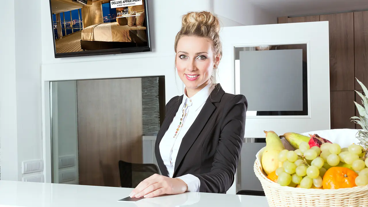 Look Blog: Digital signage for hotels: why and how to use it?