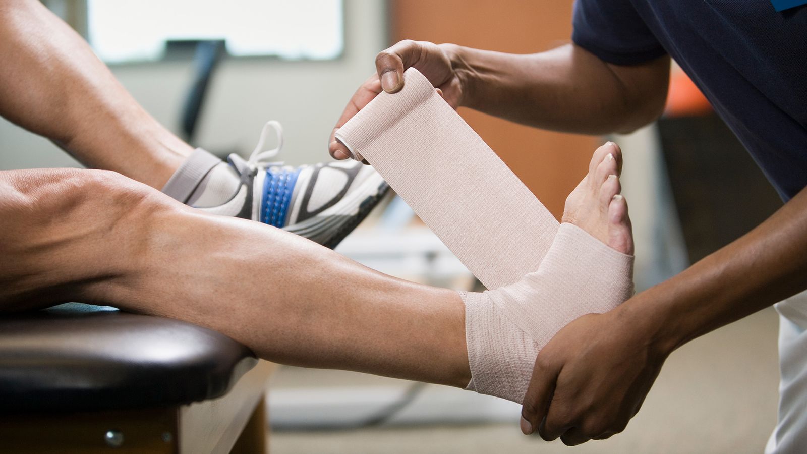 How Compression Therapy Enhances Wound Healing