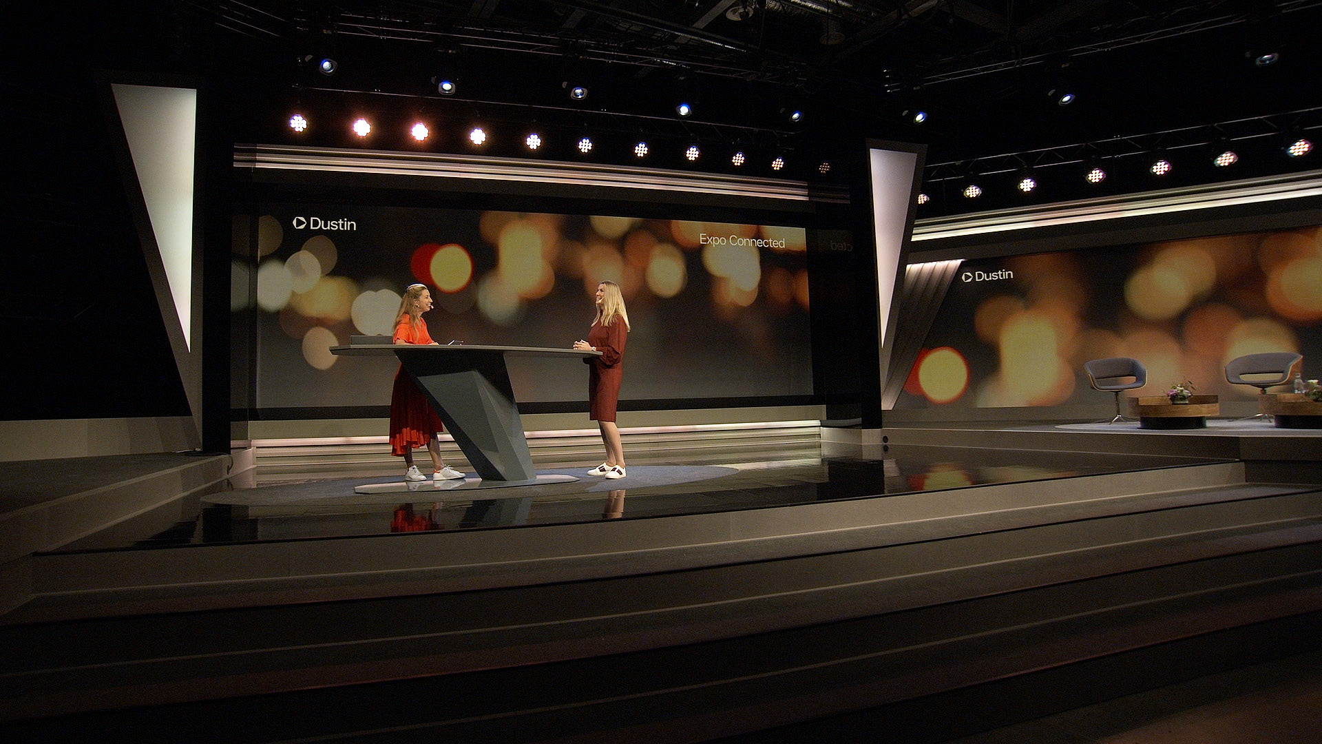 Dustin Expo | Twebcast case