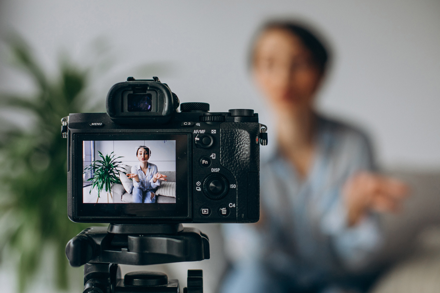 5 Reasons Why Your Business Needs A VLOG