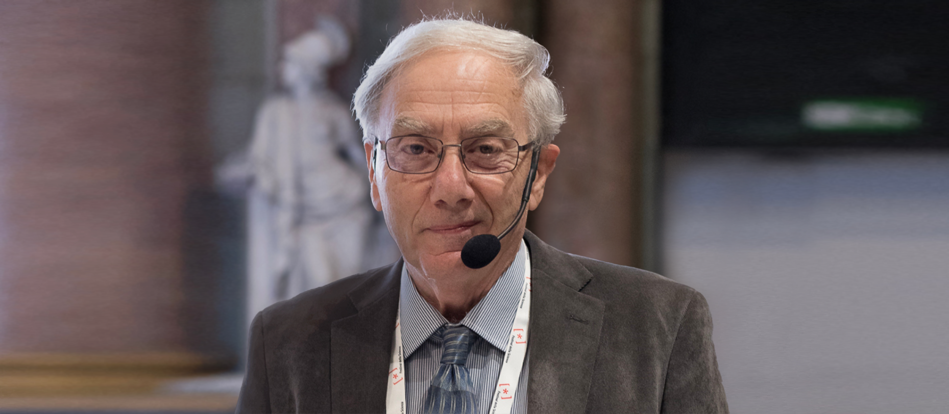 Dissolving Boundaries in Our Hyper Specialized World - Hitendra Wadhwa