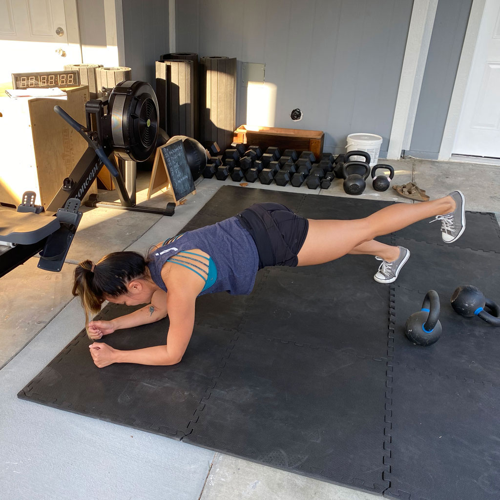 Around-the-World Plank - Gymparty