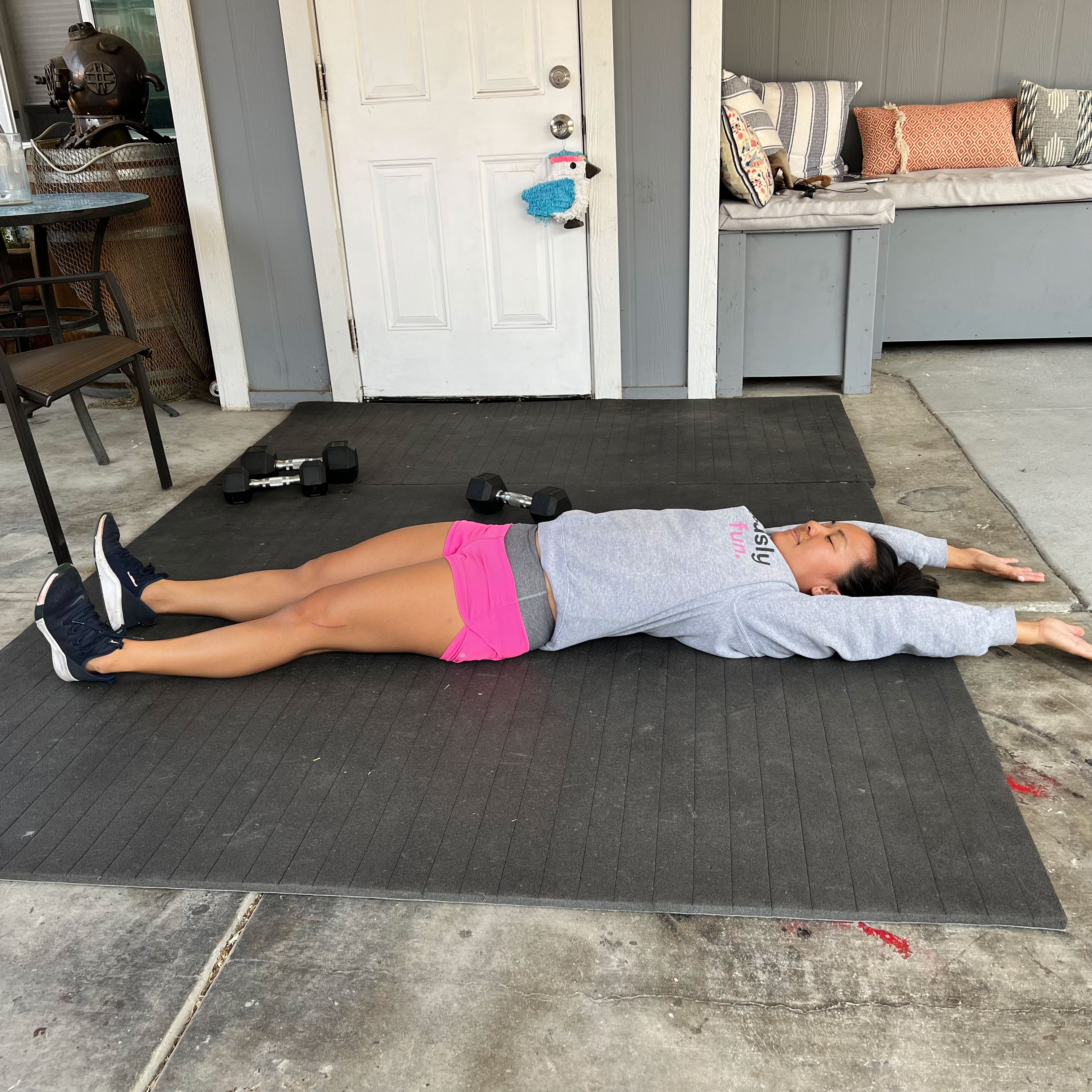 Straight-leg Sit-ups - Gymparty