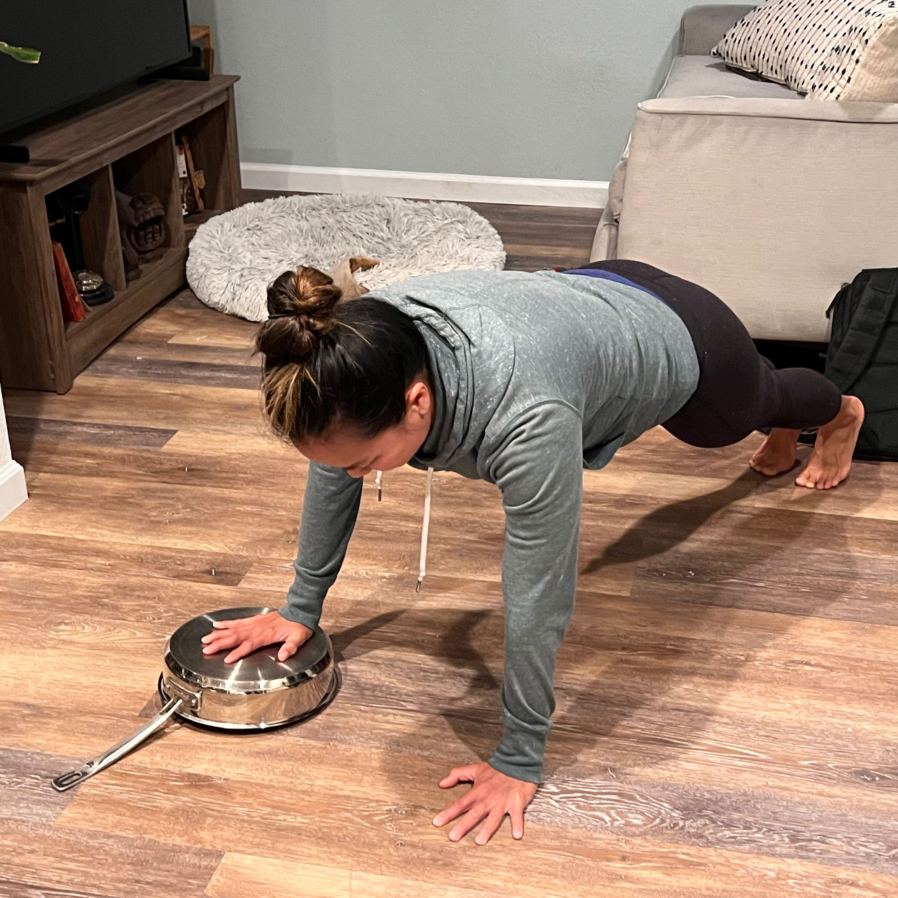 Lateral Single-arm Elevated Push-ups - Gymparty