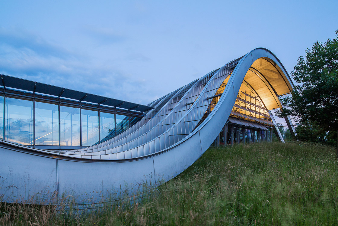 Focus: How to correct perspective in architecture photography