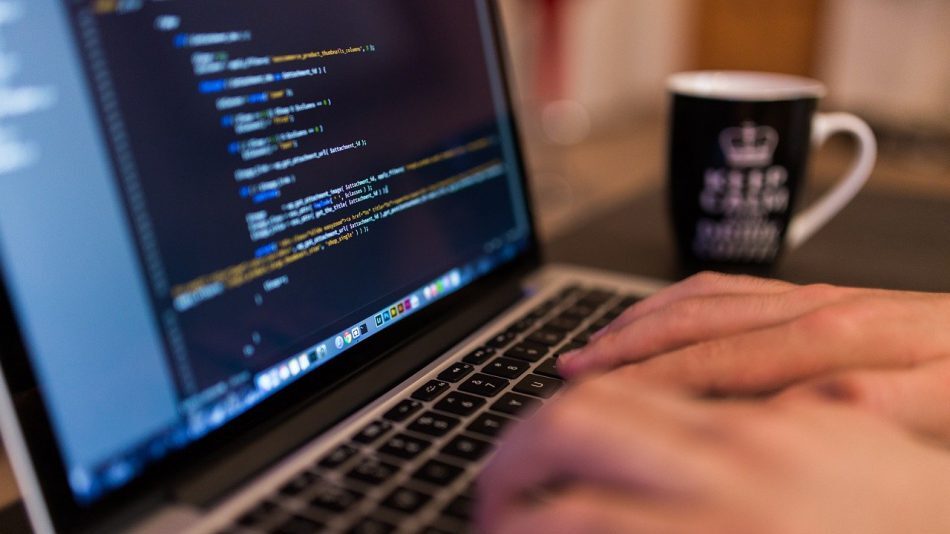 Qué diferencias hay entre los lenguajes JavaScript y Java 🤔 | HACK A BOSS