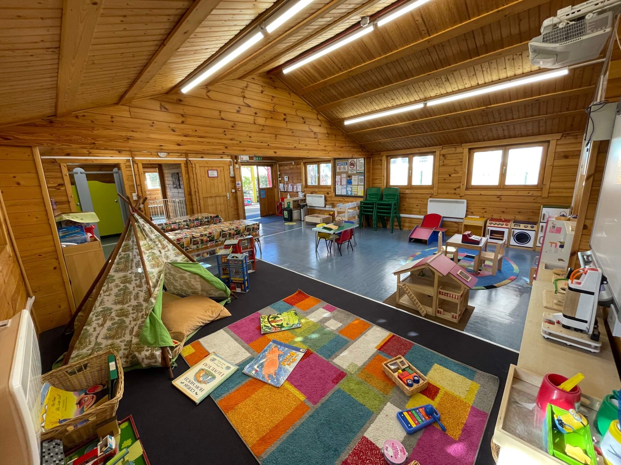 Blue Cabin Hire | Coppetts Wood School | Sharesy