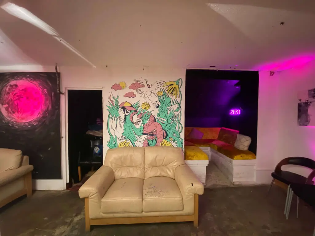 Room 2 Hire | Dalston Den | Sharesy