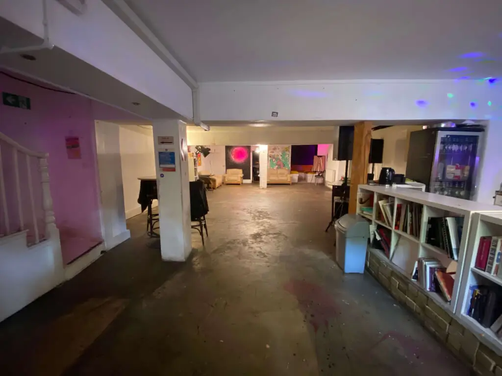 Room 2 Hire | Dalston Den | Sharesy