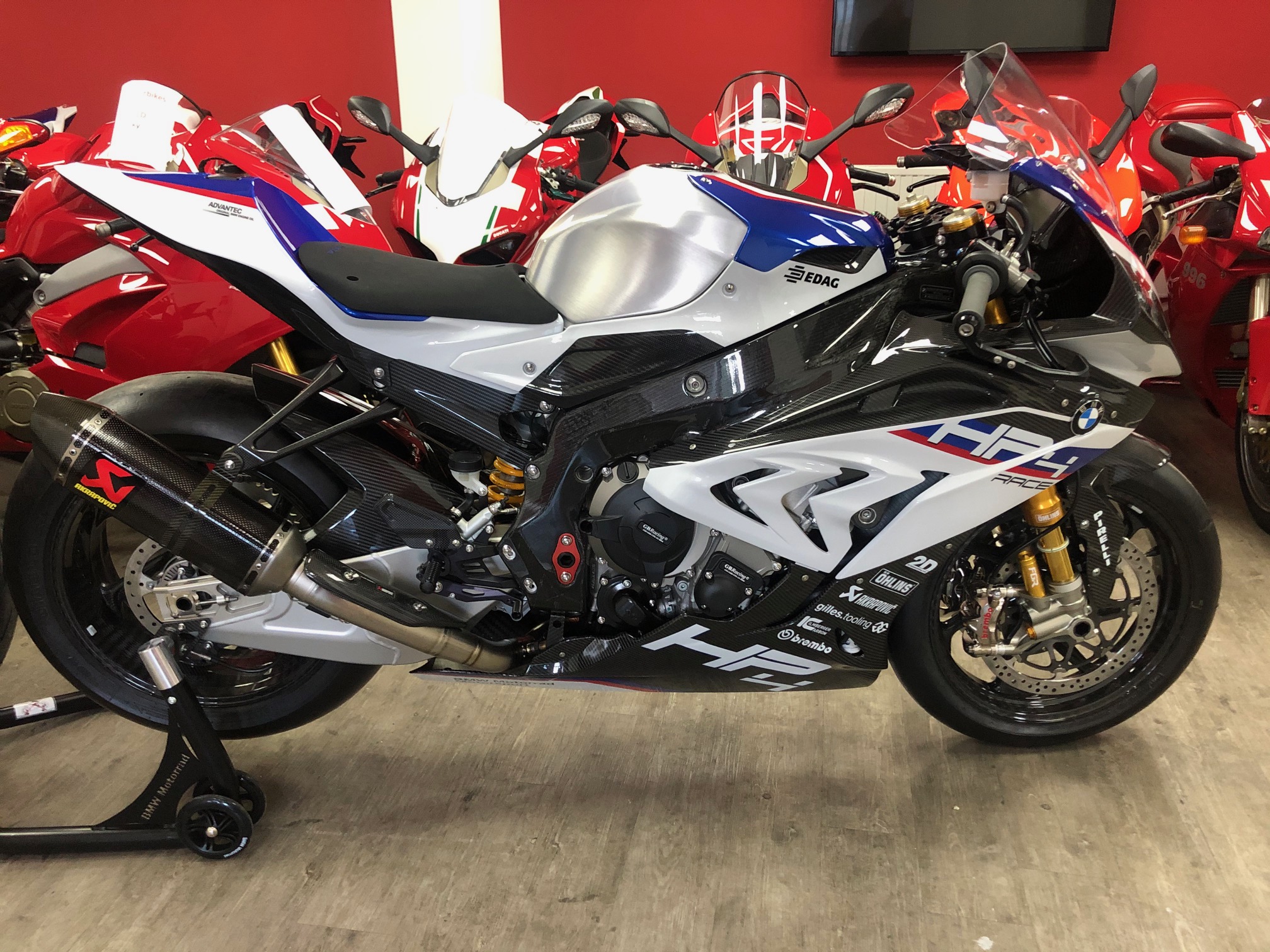 NEW HP4 BMW