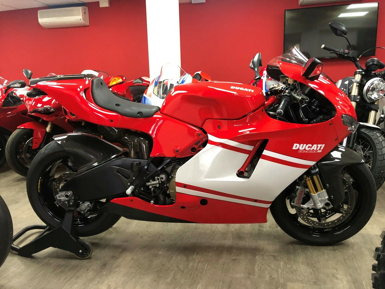 DUCATI DESMOSEDICI GP team race track bike corse rr desmo 7749 miles uk ...