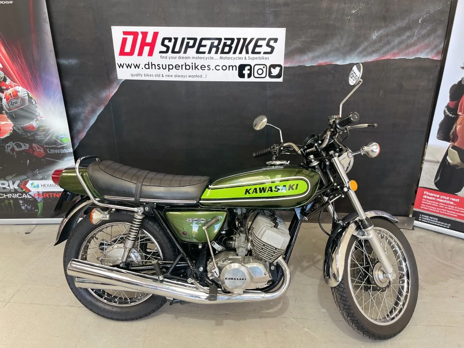 1975 Kawasaki KH500 H1 2 Stroke Mach III Finished in green 4 OWNERS UK BIKE 22K KAWASAKI