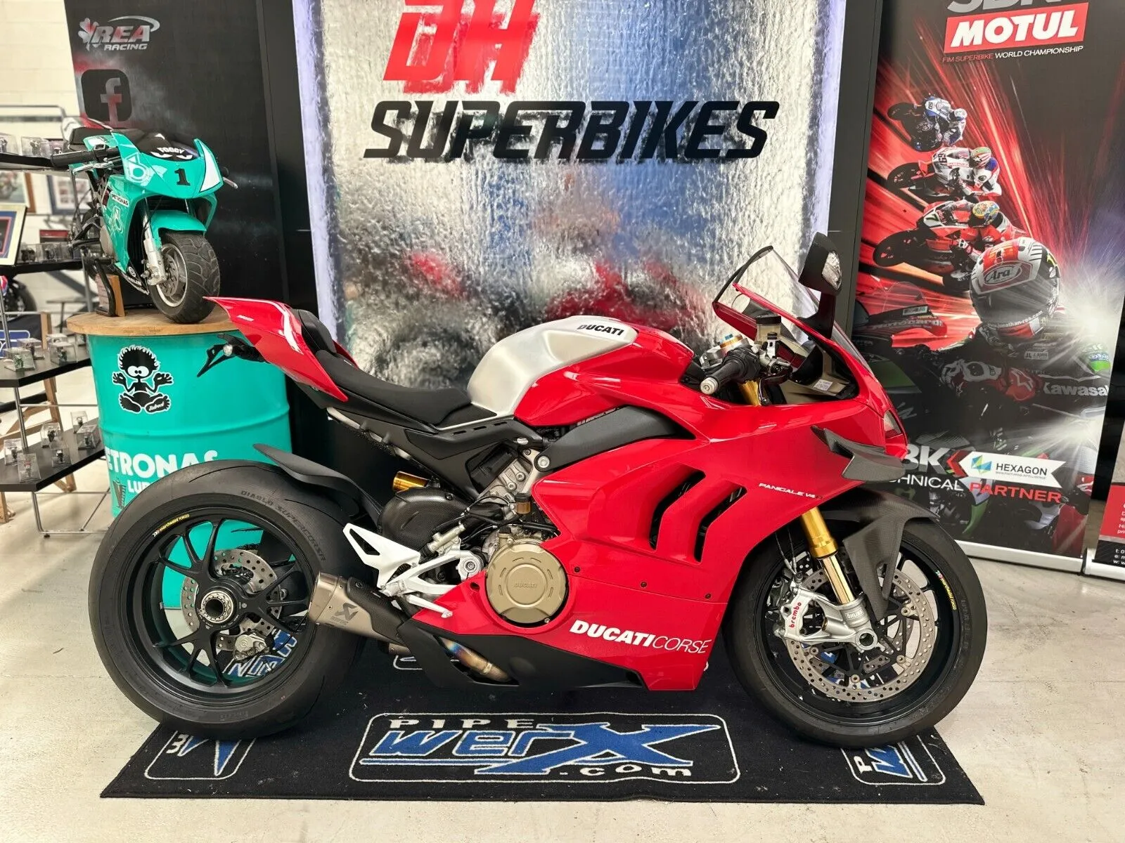 2019 Ducati PANIGALE V4R V4 R 2019 4900 MILES AKRAPOVIC CARBON ...