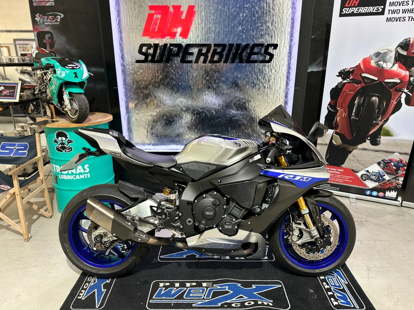 2017 Yamaha R1M YZF R1M 17 R1 AKRAPOVIC CARBON 7K MILES PX SWAP YAMAHA