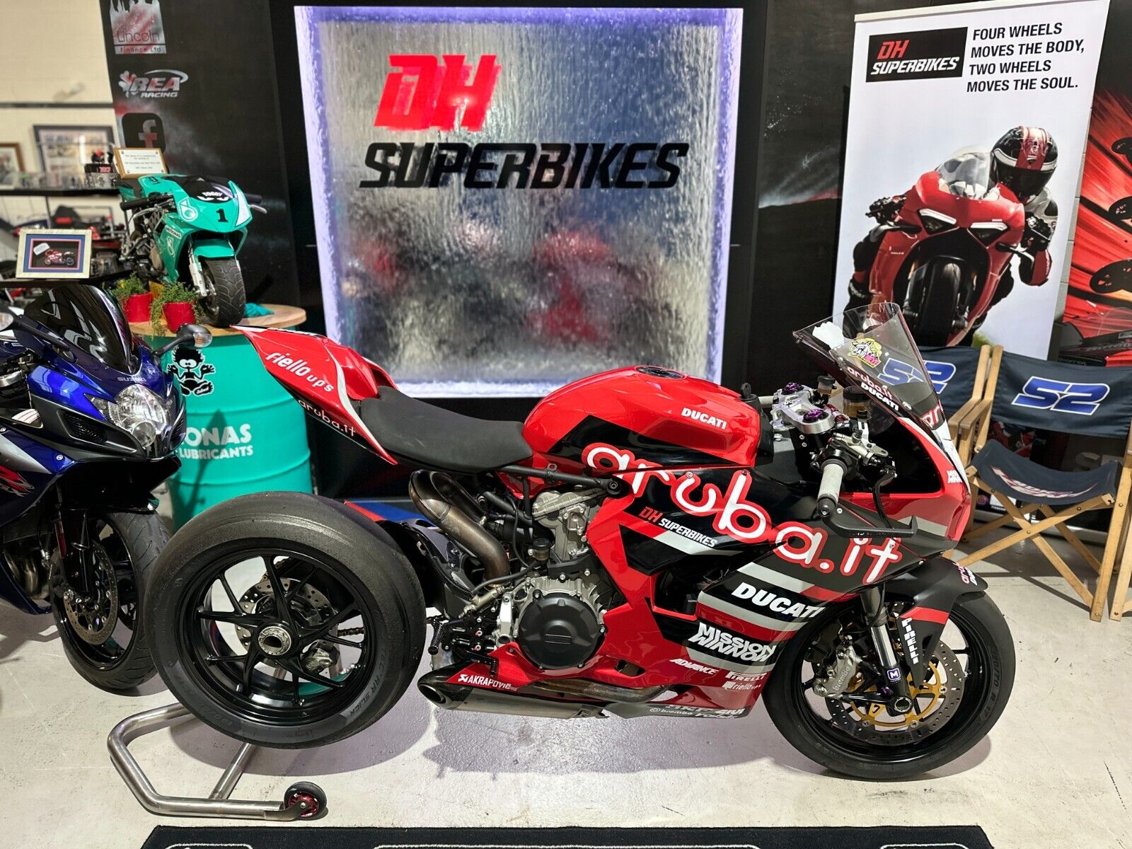 Ducati V2 2020 Race Bike Track RACEBIKE TRACKBIKE PX SWAP TRIOPTIONS V5 ...