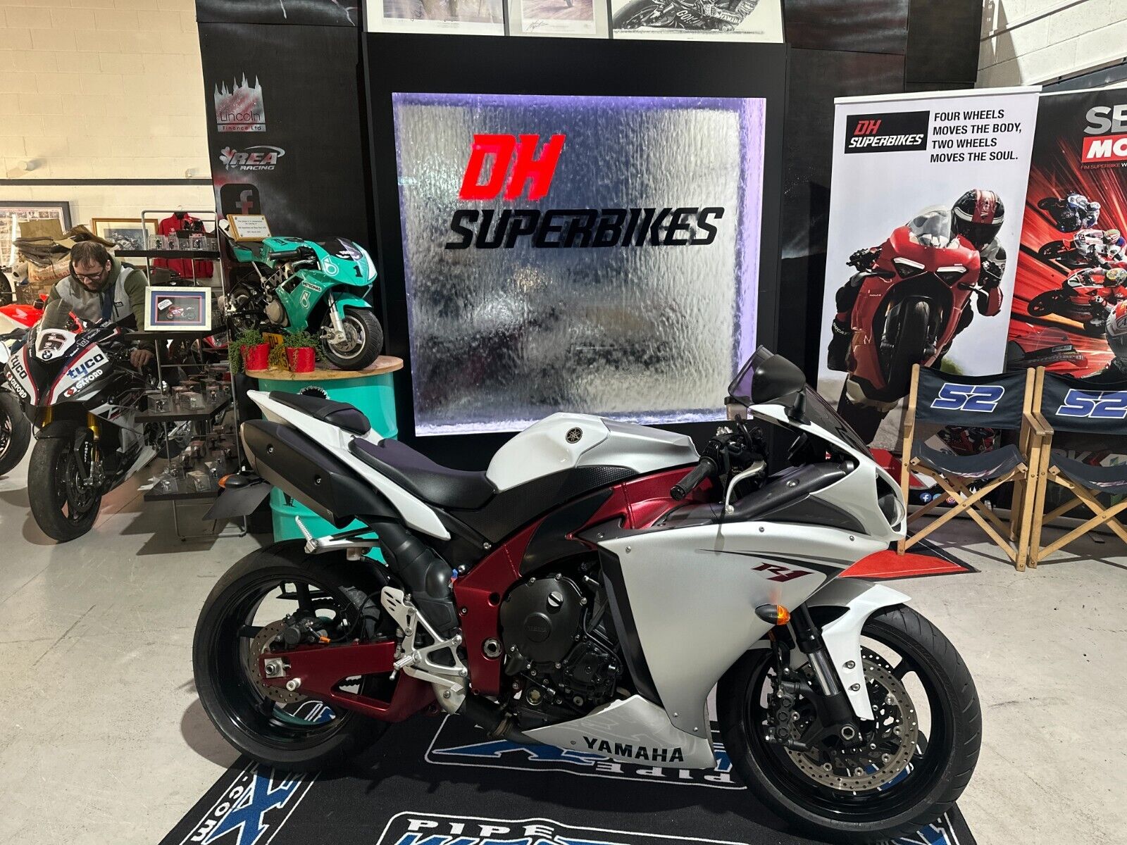 Yamaha YZF R1 10800 Miles Rare Red Frame Model Big Bang PX Swap YAMAHA