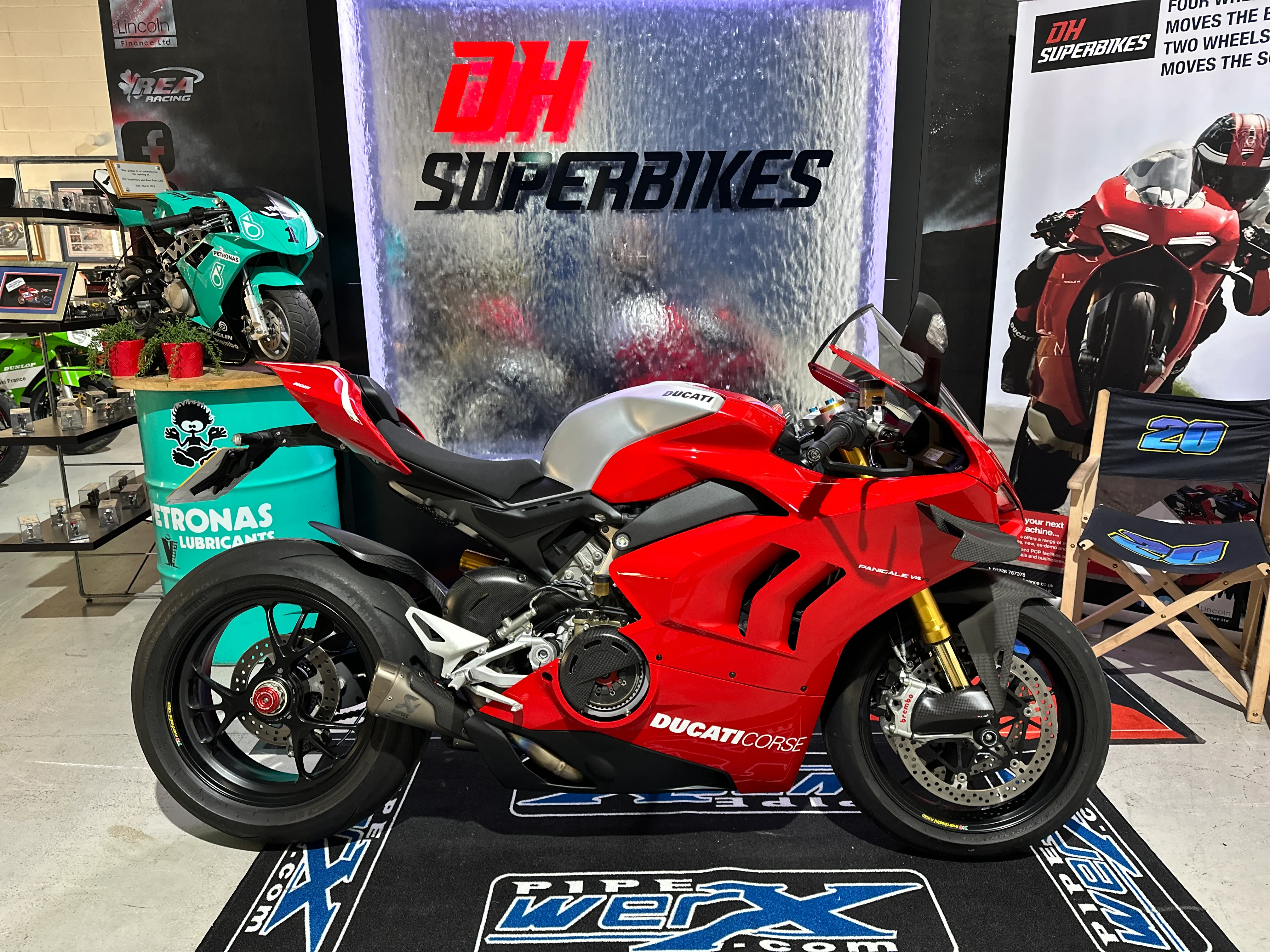2019 Ducati Panigale V4 V4R Akrapovic 1700 Miles Carbon Fibre Evotech ...