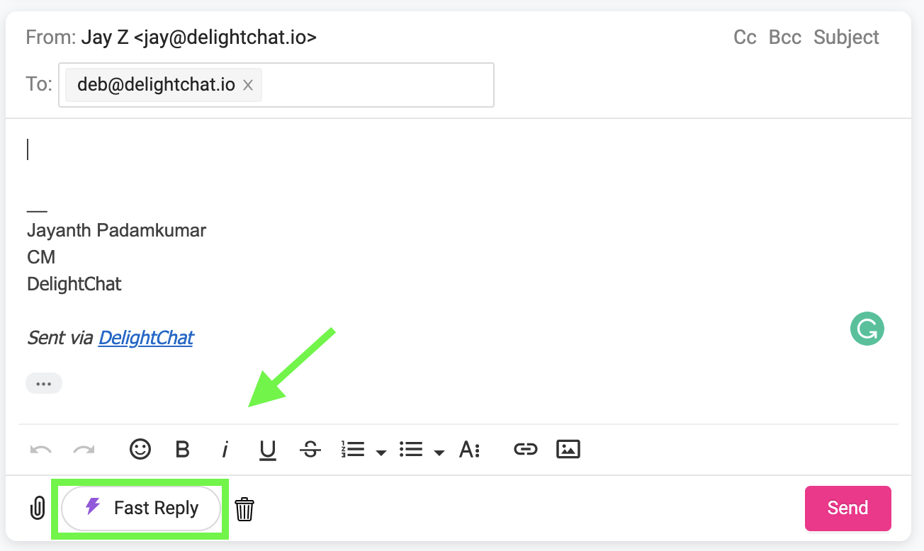 How do I use fast replies while responding to a customer ticket ...