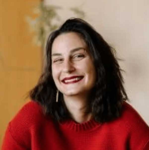Cinnamon Janzer - Good News Writer