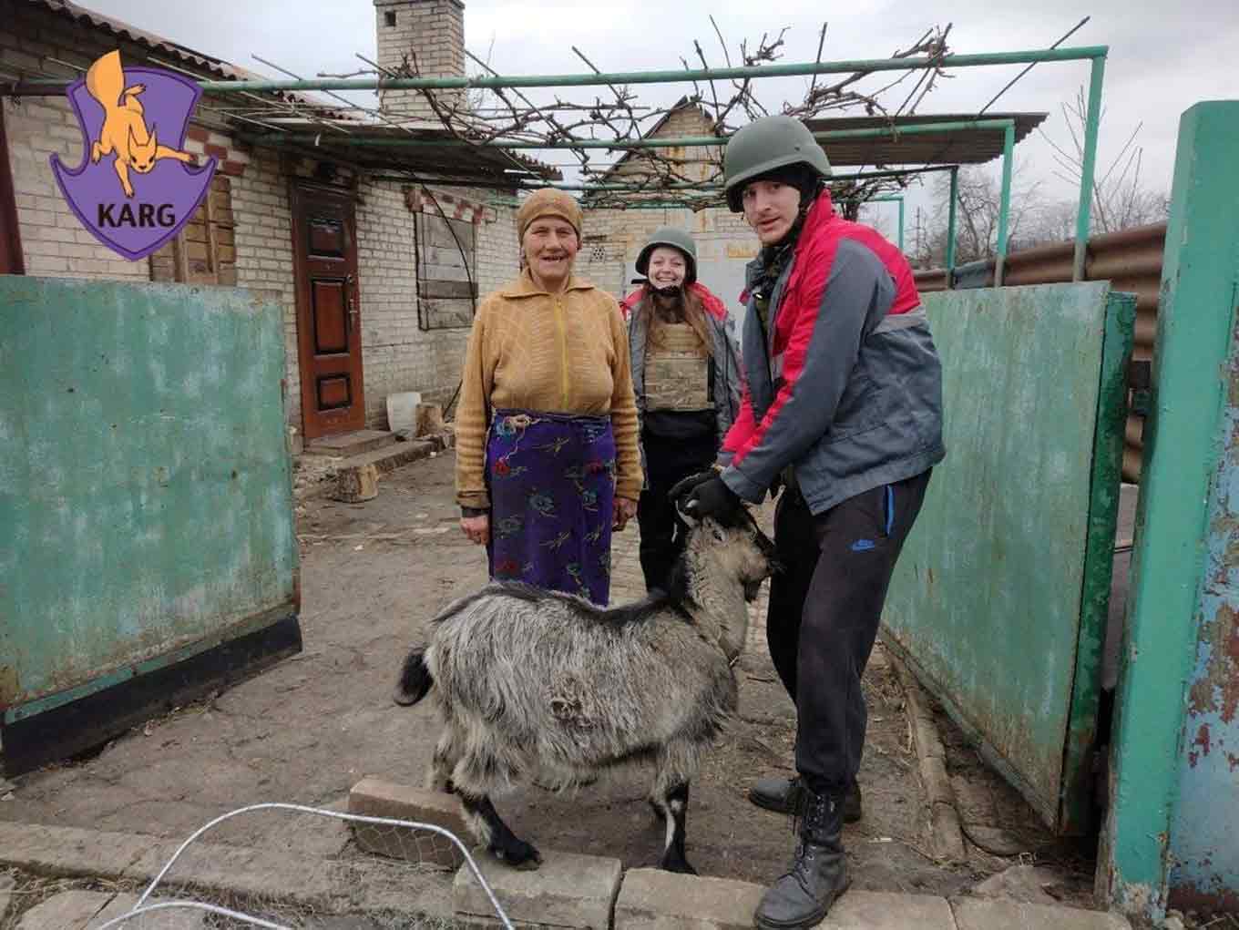 Courageous Volunteers Save Hundreds of Animals in Ukraine's War Zones