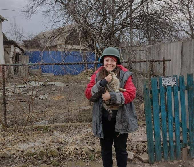 Courageous Volunteers Save Hundreds of Animals in Ukraine's War Zones