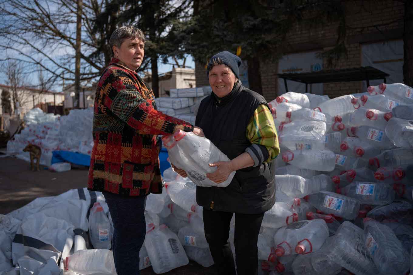 Following Kakhovka Dam Flooding, Helpers Rush To Provide Clean Water To ...