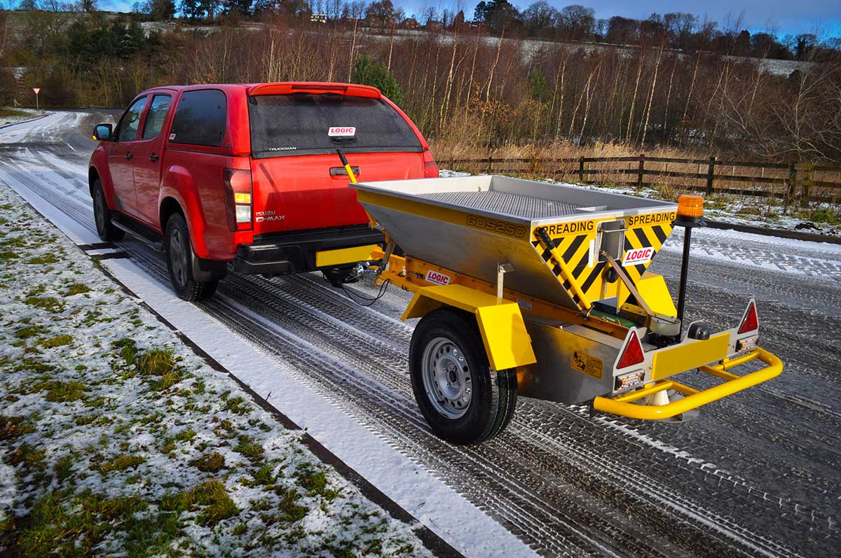 LOGIC | Trailed Salt Spreader GDS250