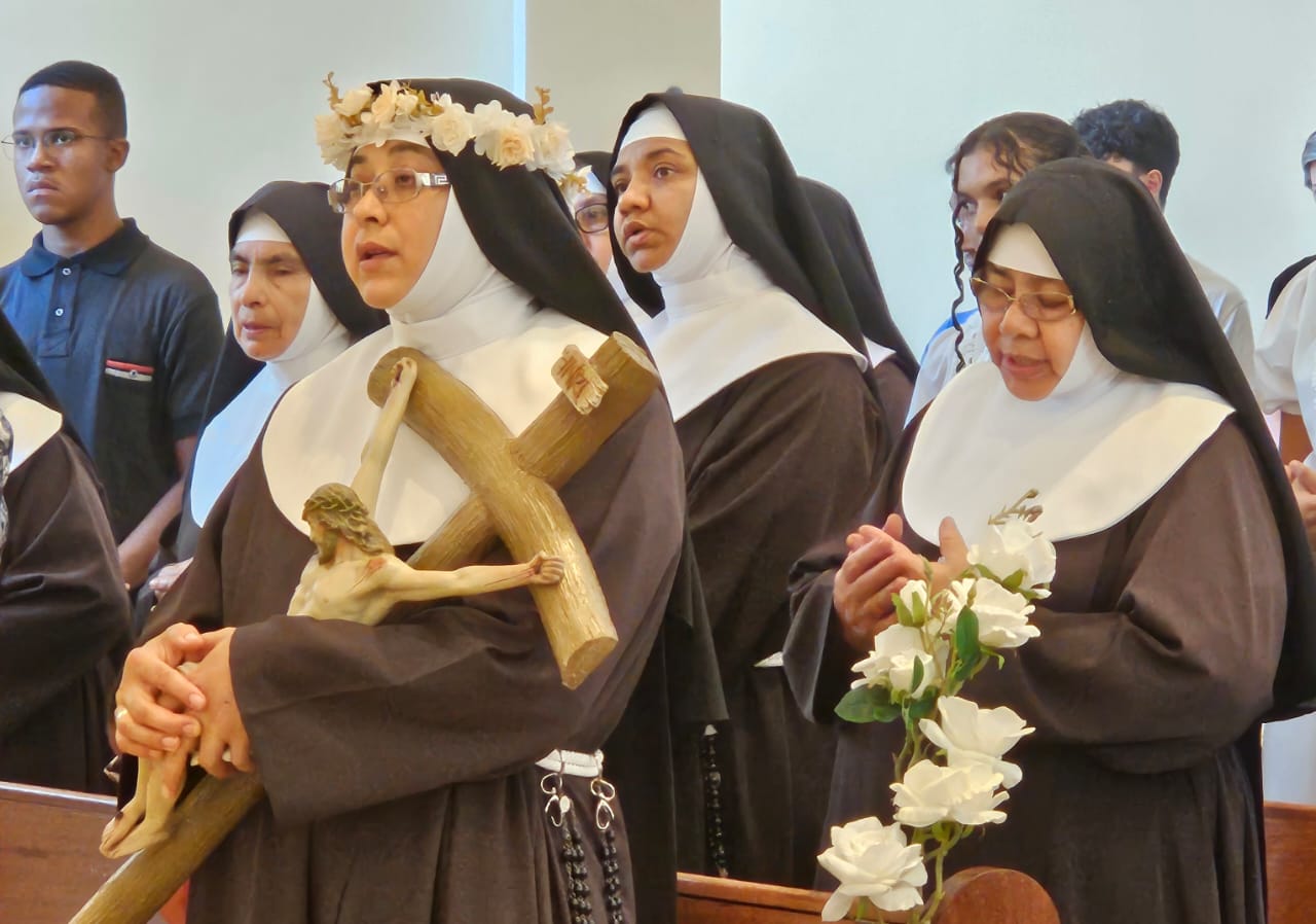Capuchinhas: Ir. Maria Terezinha faz sua Profissão Perpétua