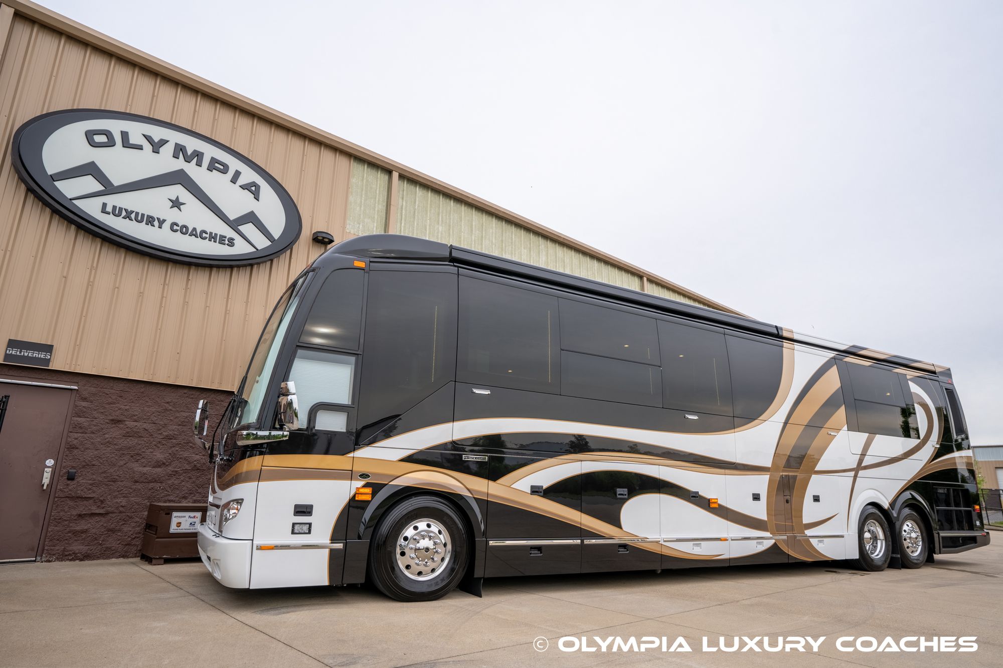 2020 Prevost H3-45 Emerald Coach | - Olympia Luxury Coaches