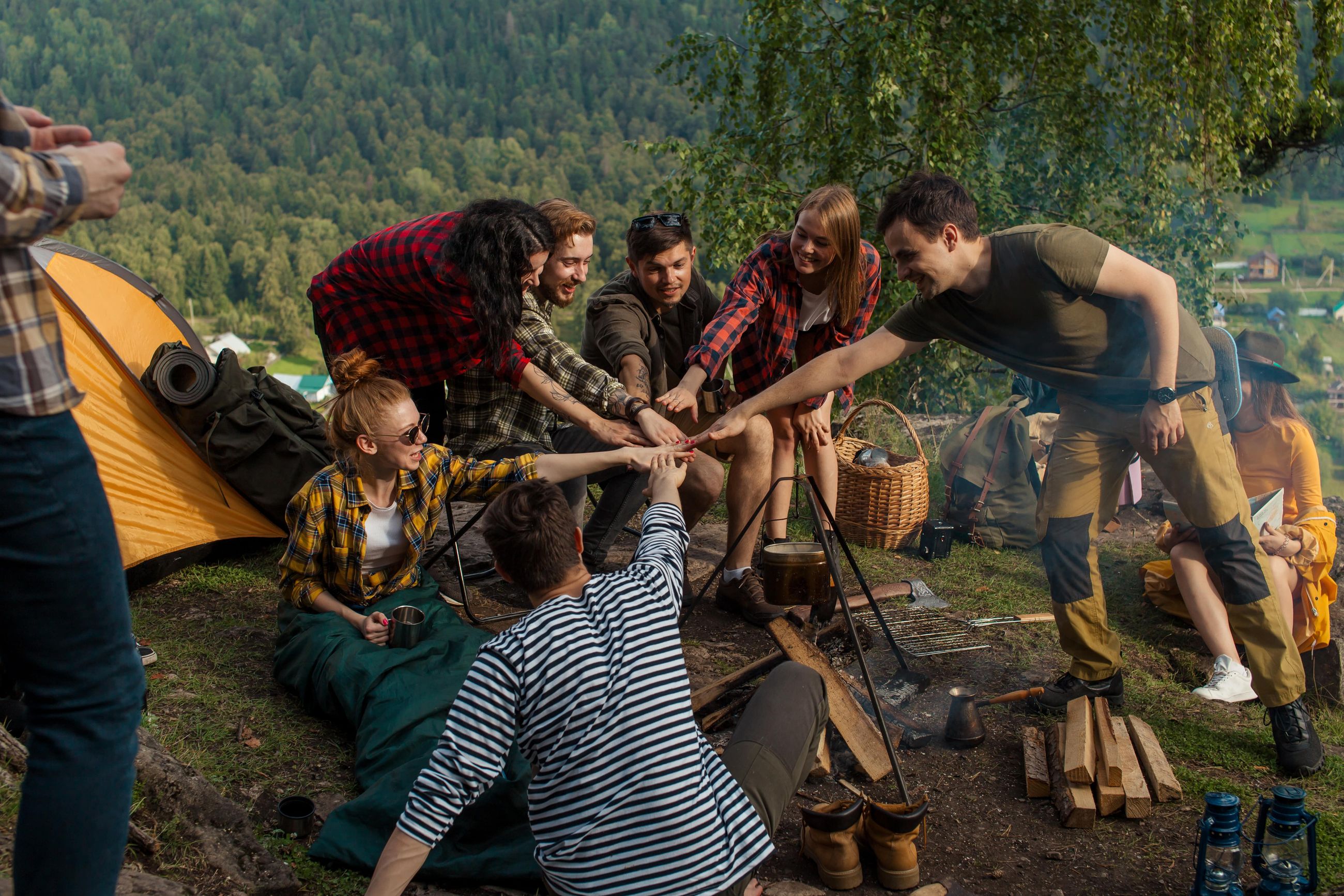 15 Team Building Activities for Large Groups