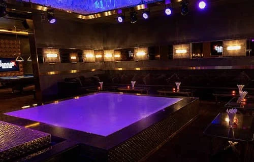 度过您的夜晚在 VIP 包厢 | THE PIMP BANGKOK