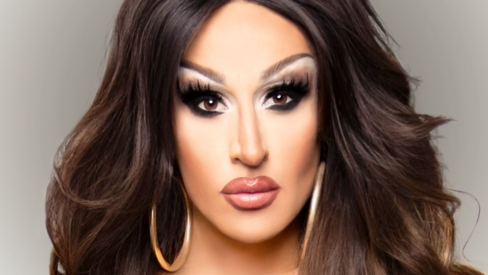 Jackie Cox of "RuPaul's Drag Race" to star in MAKE ME GORGEOUS!
