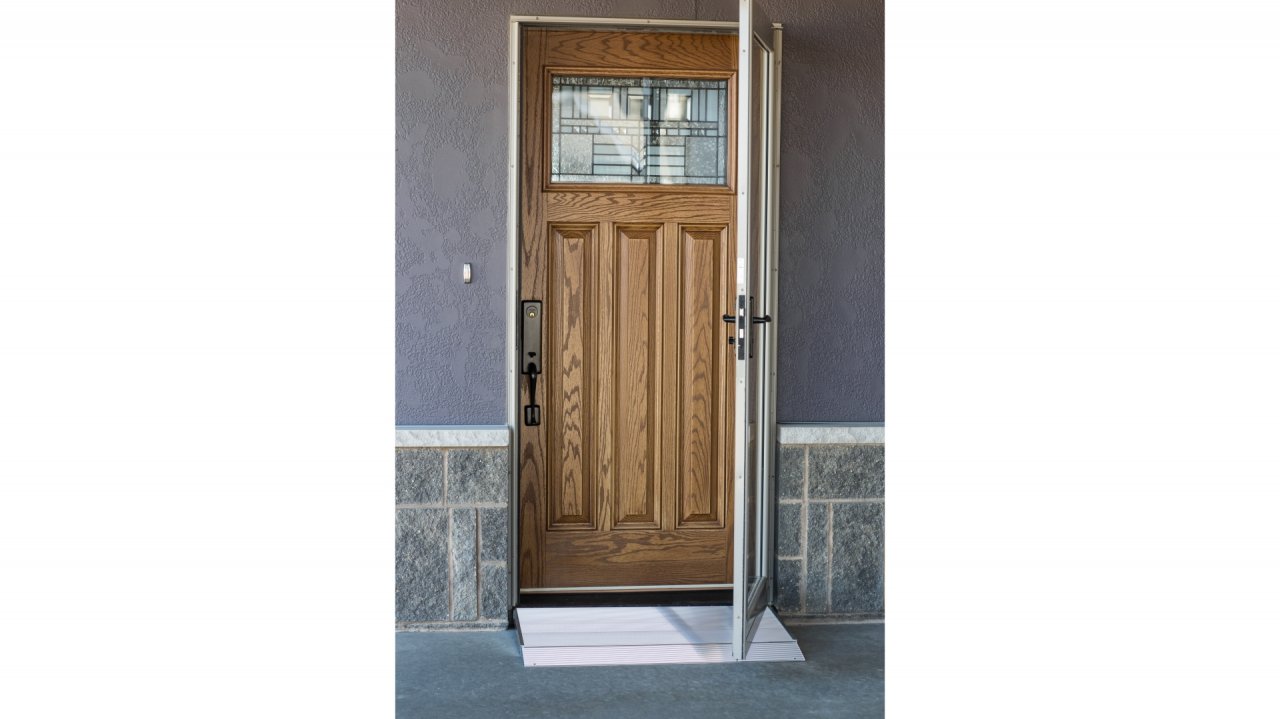 TRANSITIONS® Angled Entry Ramp | Adjustable Threshold Ramp