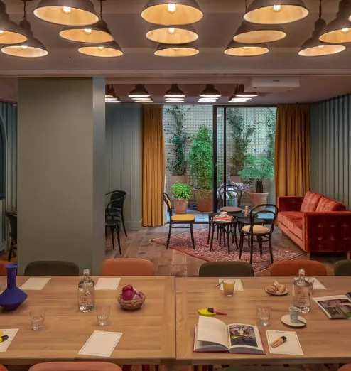 Chouchou Hotel Paris : Marché, Bar Guinguette, Hôtel et Bains