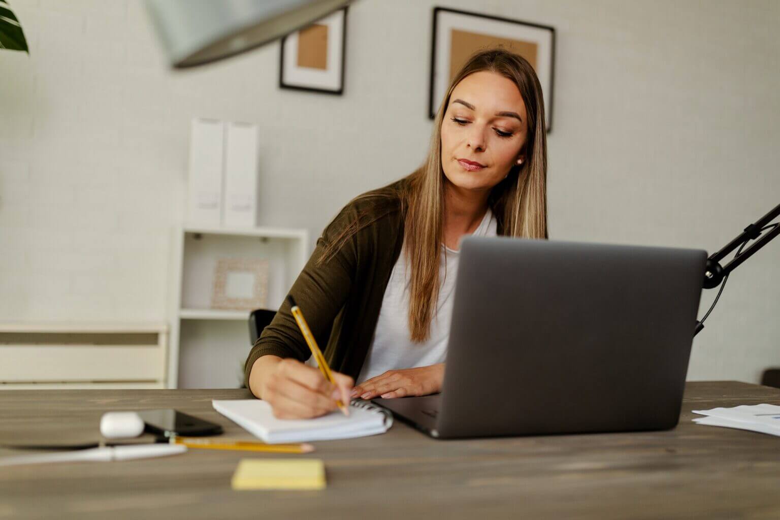 Hire a Remote Administrative Assistant (Financial and Legal Sectors)